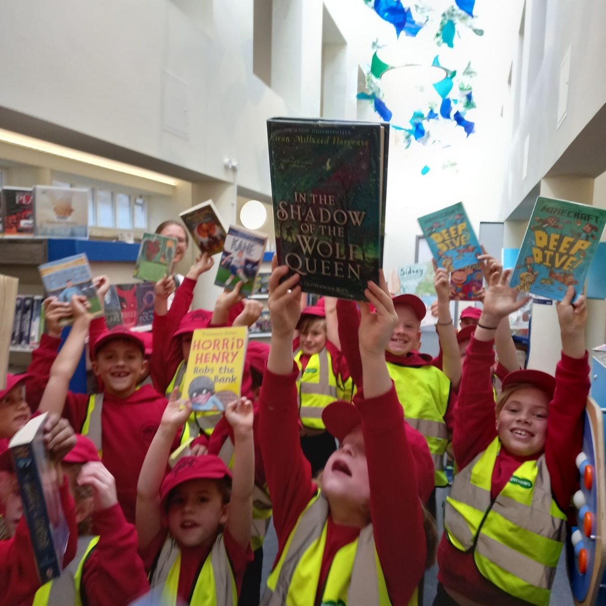 Marlow Church of England Infant School - Grasshopper class visit the library